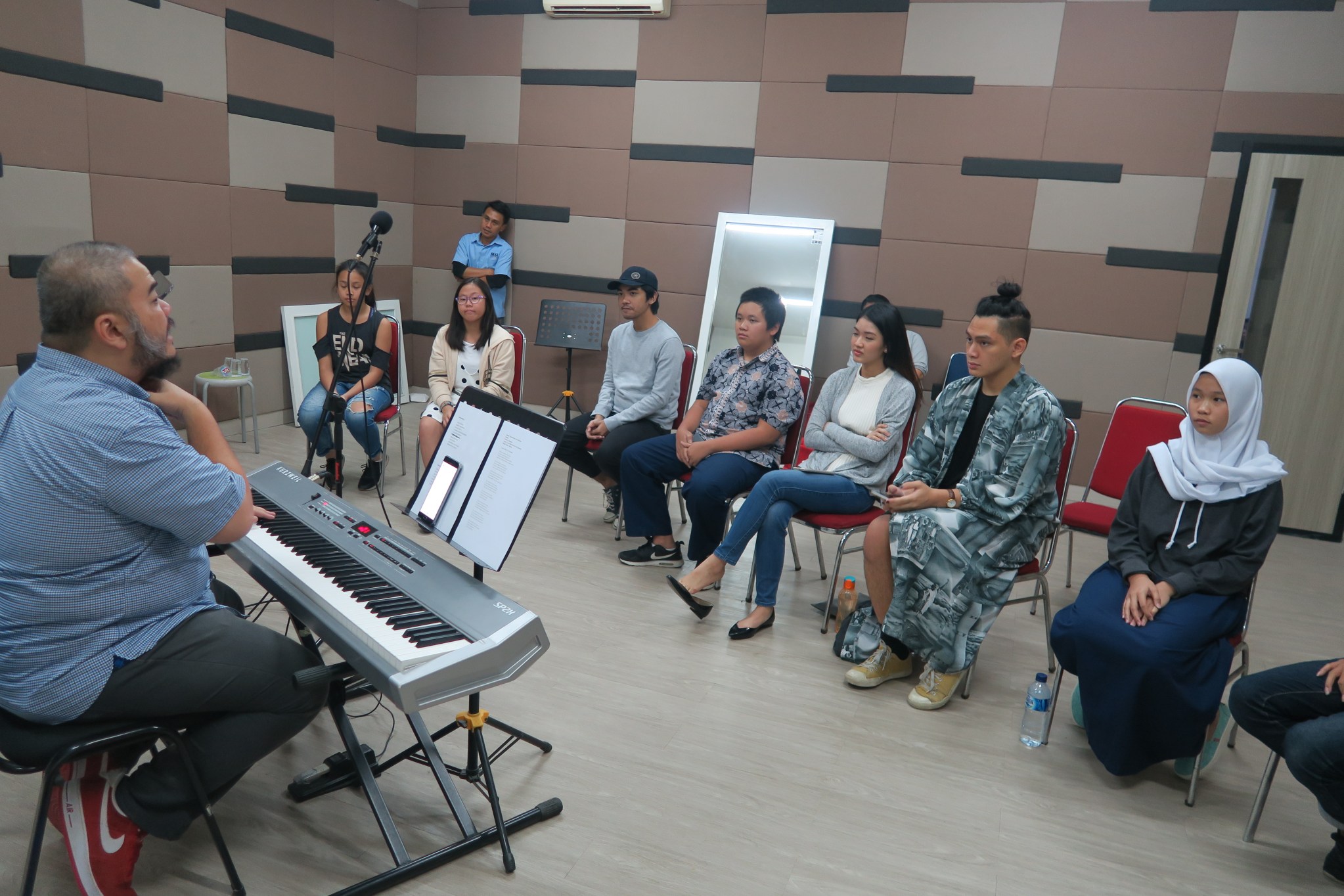 Indra Aziz Vocal Studio – Sekolah vokal untuk penyanyi yang profesional ...