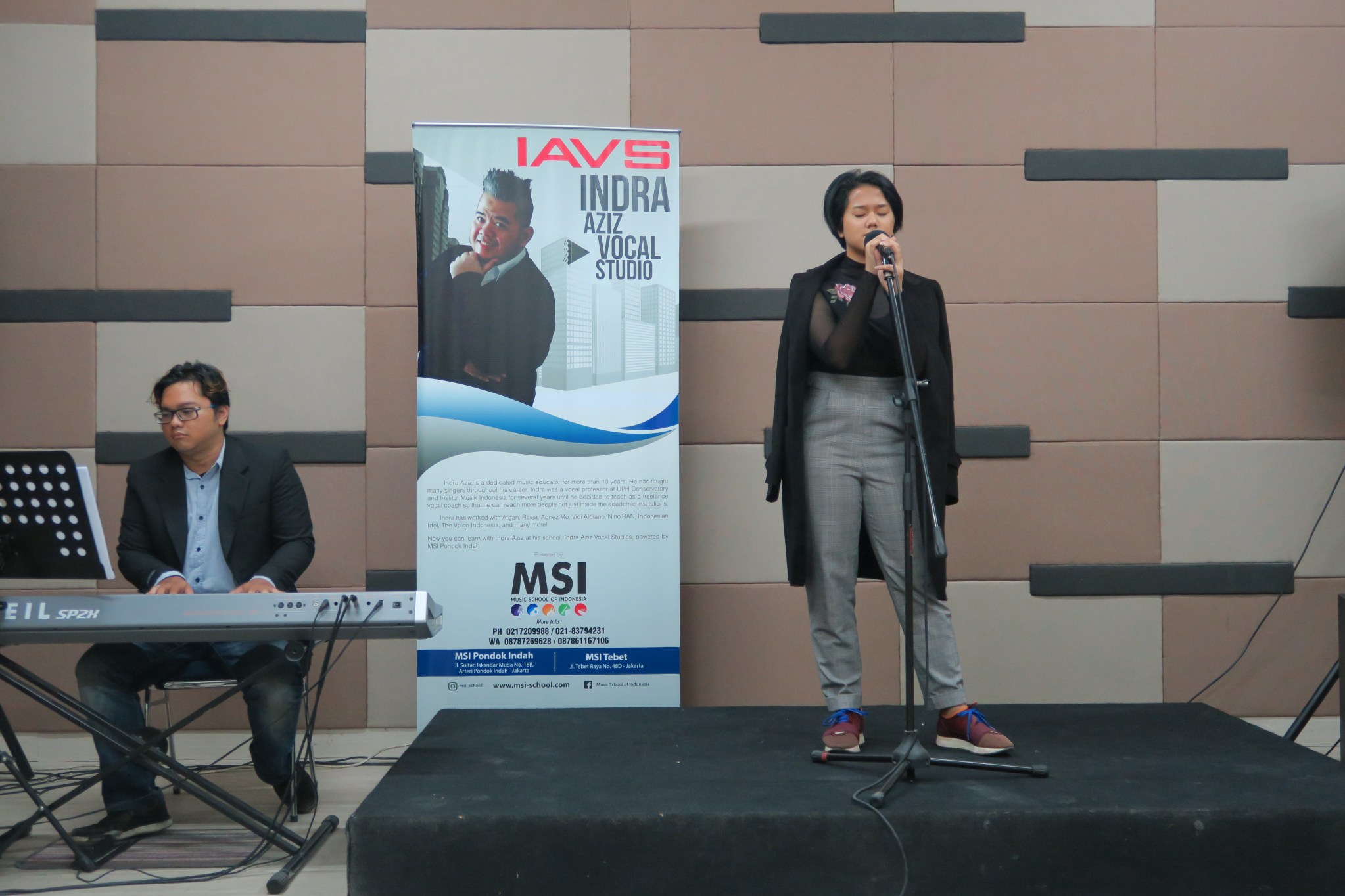 Galeri Foto – Indra Aziz Vocal Studio