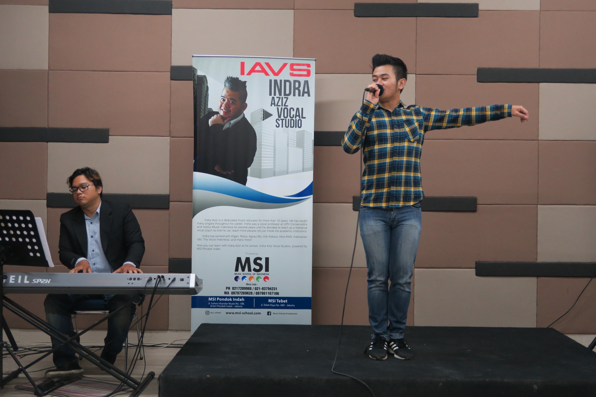 Galeri Foto – Indra Aziz Vocal Studio