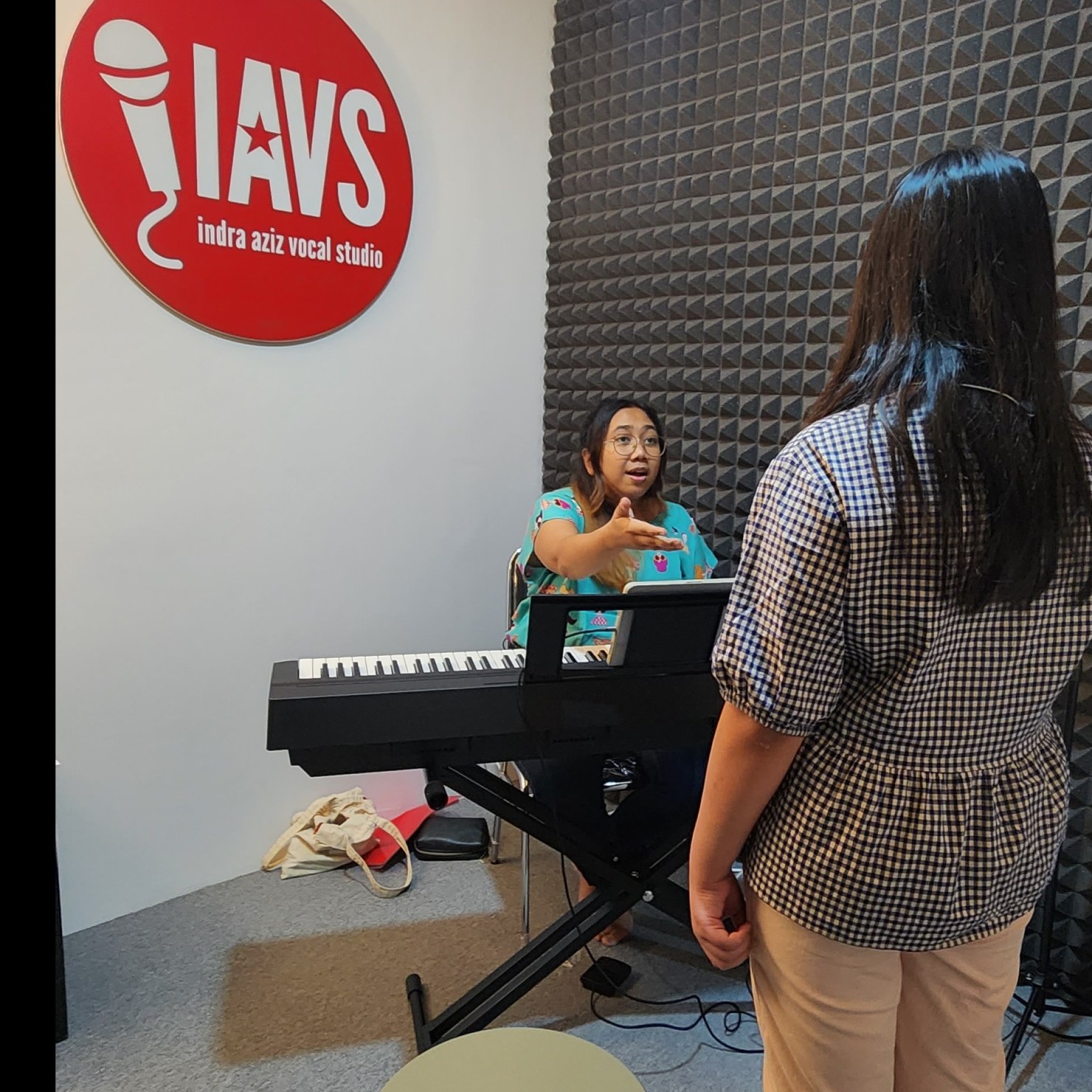 Galeri Foto – Indra Aziz Vocal Studio