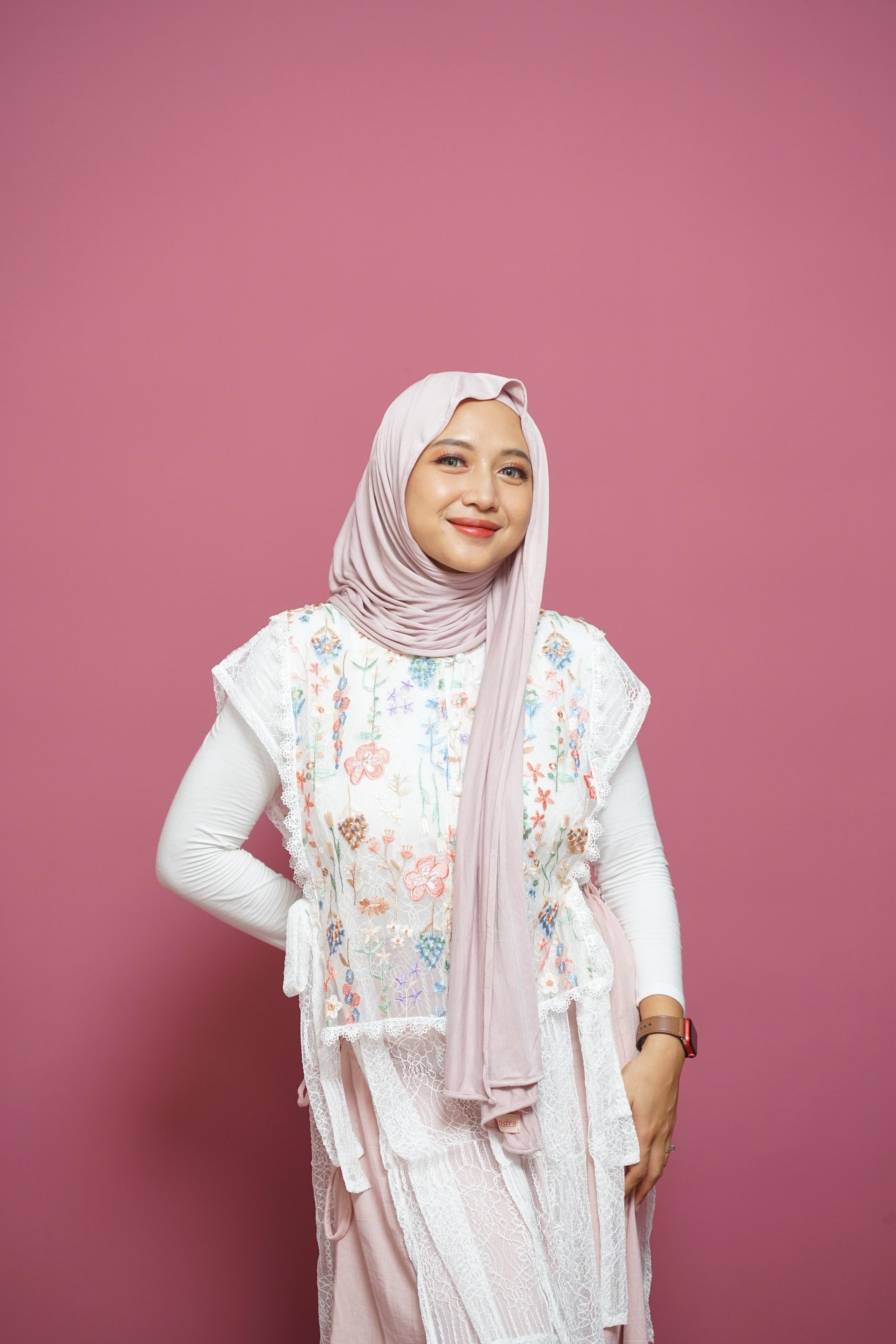 Almira Andani – Indra Aziz Vocal Studio
